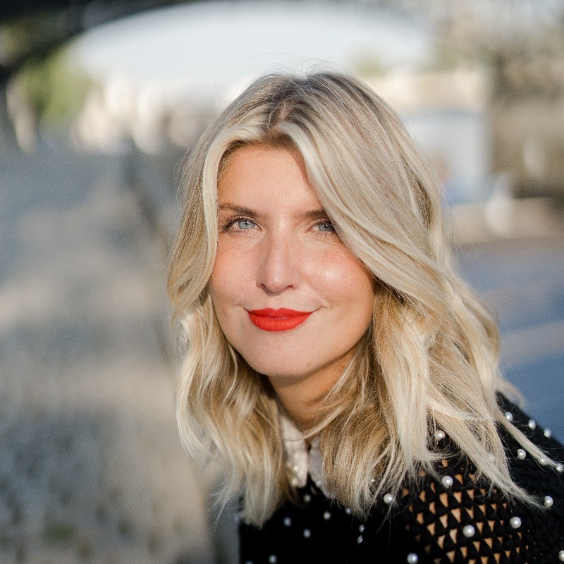 Who is Anna Kloots? Age, Husband, Wiki, Net Worth, Kids, Family, Height ...