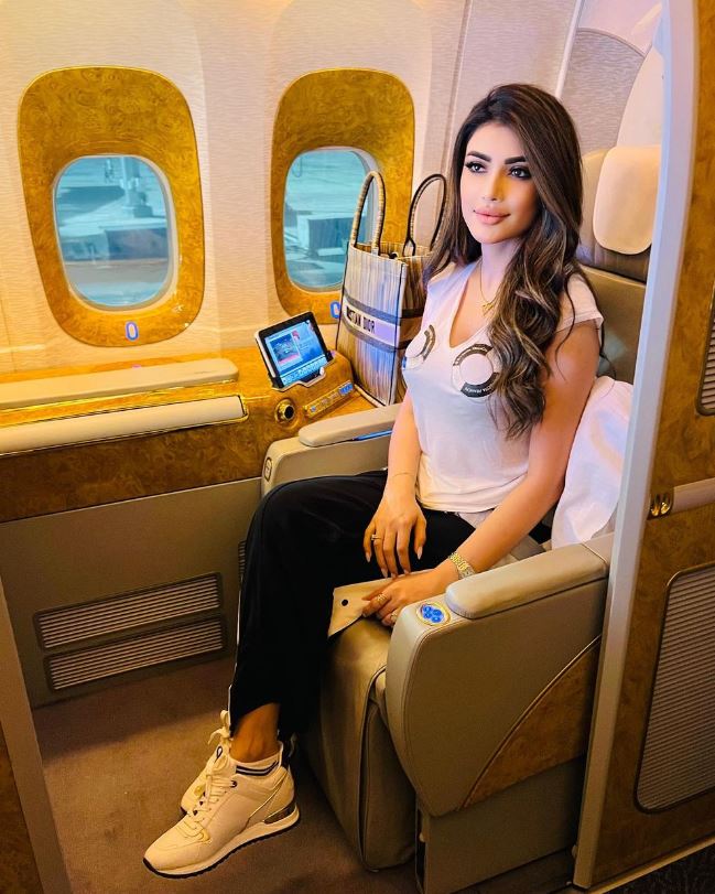 Who is Wazhma Ayoubi? Wiki, Biography, Age, Height, Husband, Family ...
