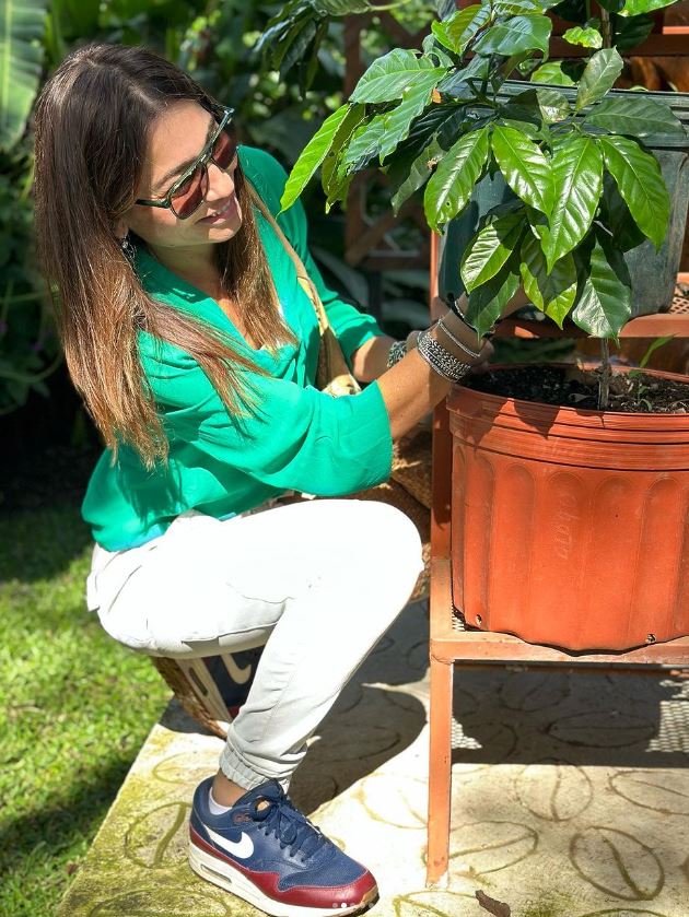 Who is Pia Castro? Wiki, Biography, Age, Husband, Kids, Family, Career ...