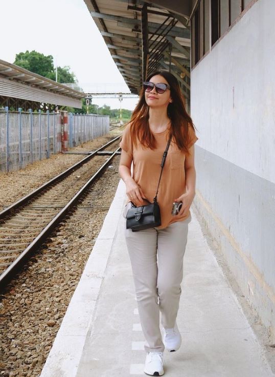 Afiqah Ishak Biodata, Wiki, Age, Husband, Family, Height, Nationality ...