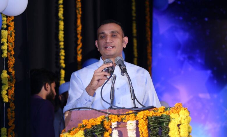 Akun Sabharwal (IPS) Biography, Wiki, Age, Wife, Family, Net Worth ...