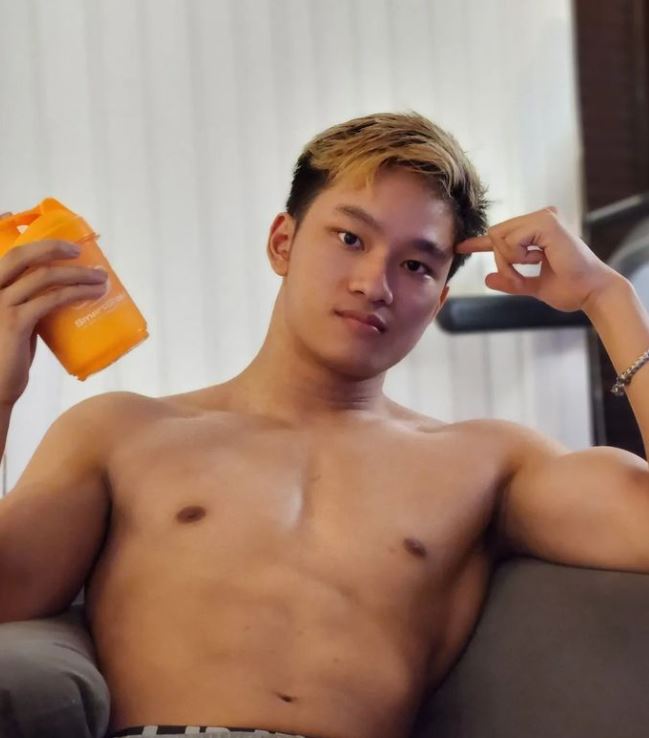 Who is Azka Corbuzier? Biodata, Wiki, Age, Height, Family, Girlfriend ...