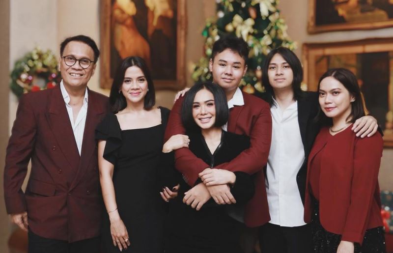 Who is Henry Siahaan? Biodata, Wiki, Age, Wife, Family, Net Worth ...