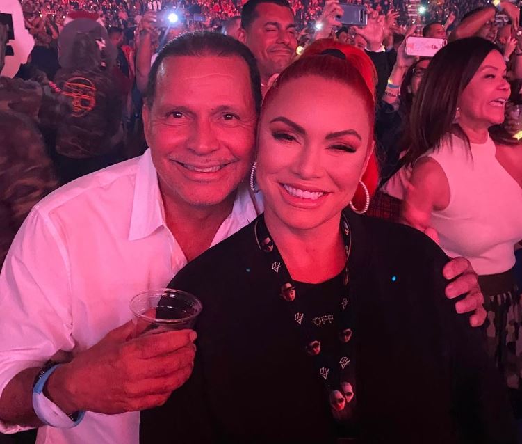 Who is Mireddys González? Wiki, Age, Net Worth, Kids, Husband, Family ...