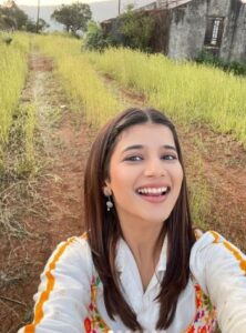 Who is Samridhi Shukla? Wiki, Biography, Height, Age, Husband, Family ...