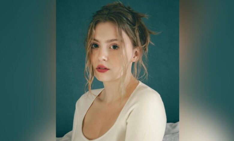 Bebe Wood Height, Weight, Age, Parents, Ethnicity, Boyfriend, Biography ...