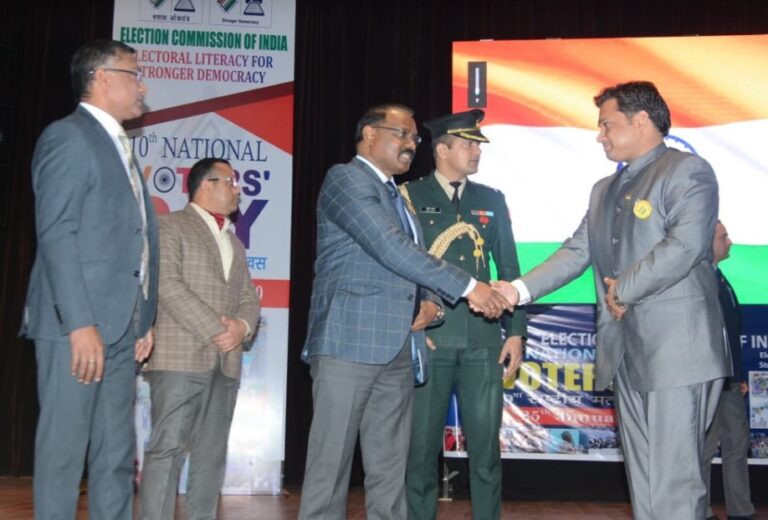 Dr. Piyush Singla (IAS) Biography, Wiki, Age, Wife, Family ...