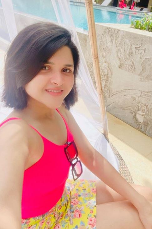 Who is Mitali Handa? Wiki, Age, Husband, Parents & Facts About Mannara ...