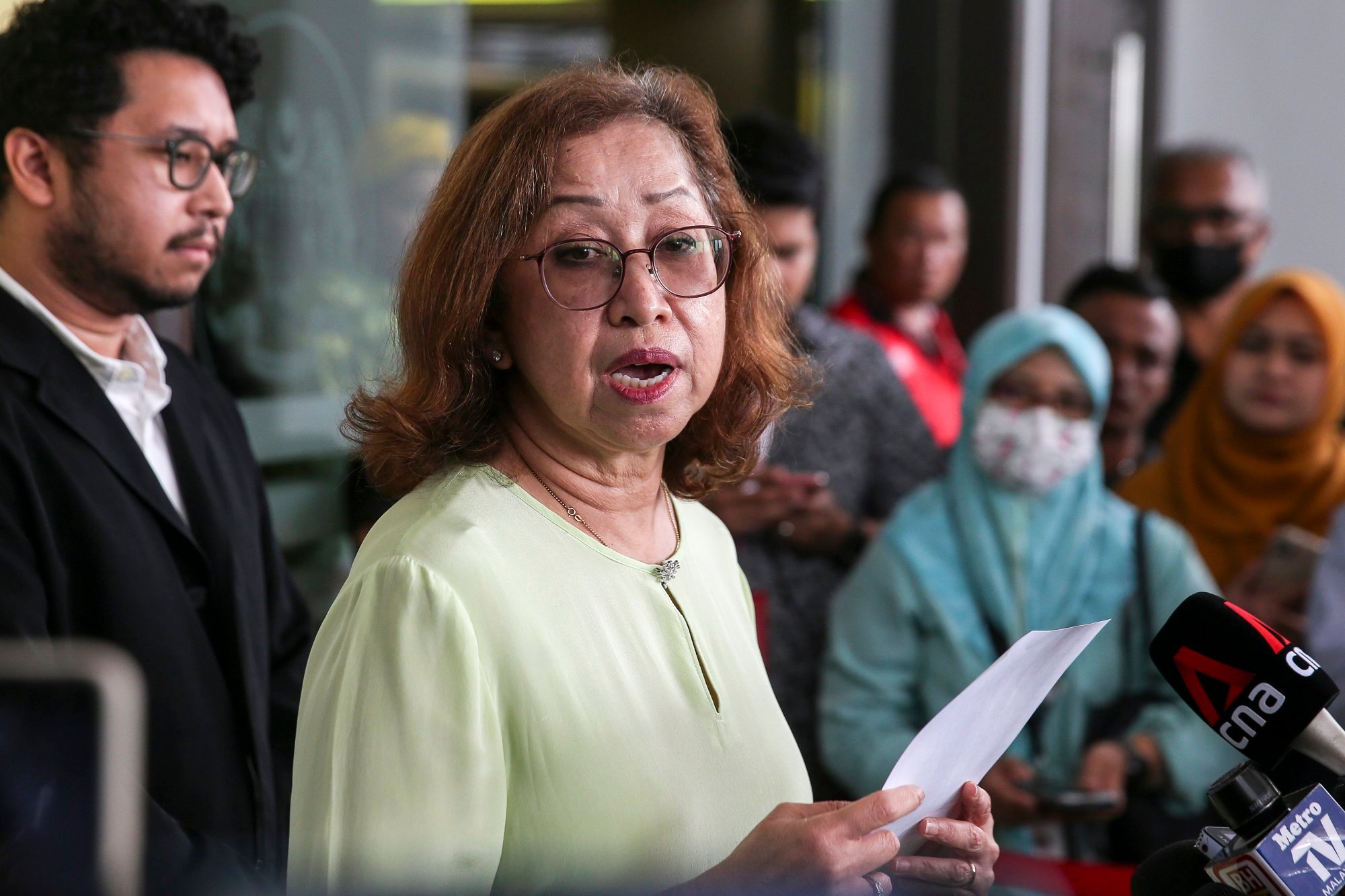 Naimah Khalid (Tun Daim Zainuddin's Wife) Wikipedia, Biography, Age ...