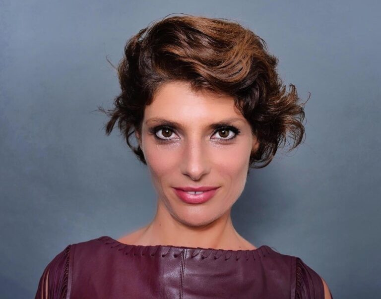 Who Was Neuza Teixeira? Wiki, Biography, Age, Husband, Family, Death ...