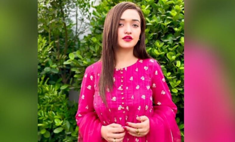 Sanam Javaid Khan Wikipedia, Biography, Age, Husband, Parents, Siblings ...