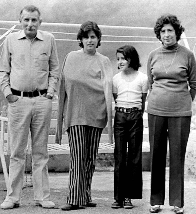 Who Is Sherry Batliwala? Wiki, Age, Husband, Family & Facts About Sam ...