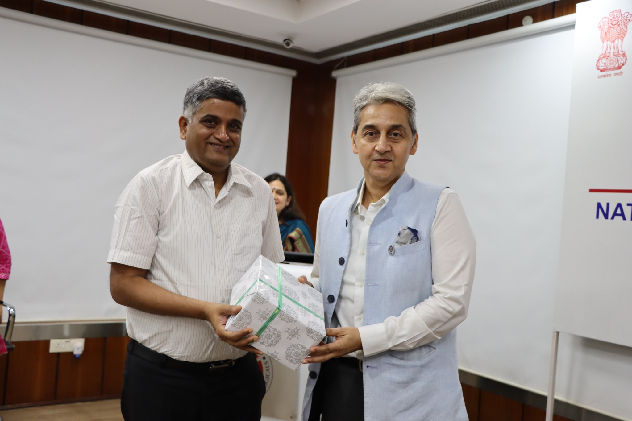 Sudhansh Pant IAS Biography, Wiki, Age, Wife, Family, Education, Batch ...