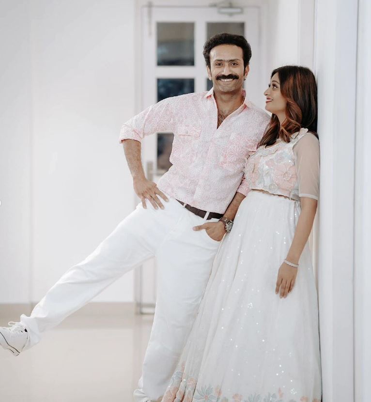 Thanuja (Shine Tom Chacko's Wife) Wiki, Biography, Age, Parents, Height ...