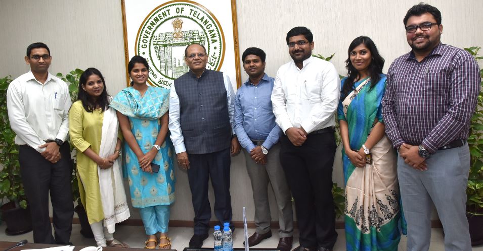 Valluru Kranthi (IAS) Biography, Wiki, Age, Husband, Family ...