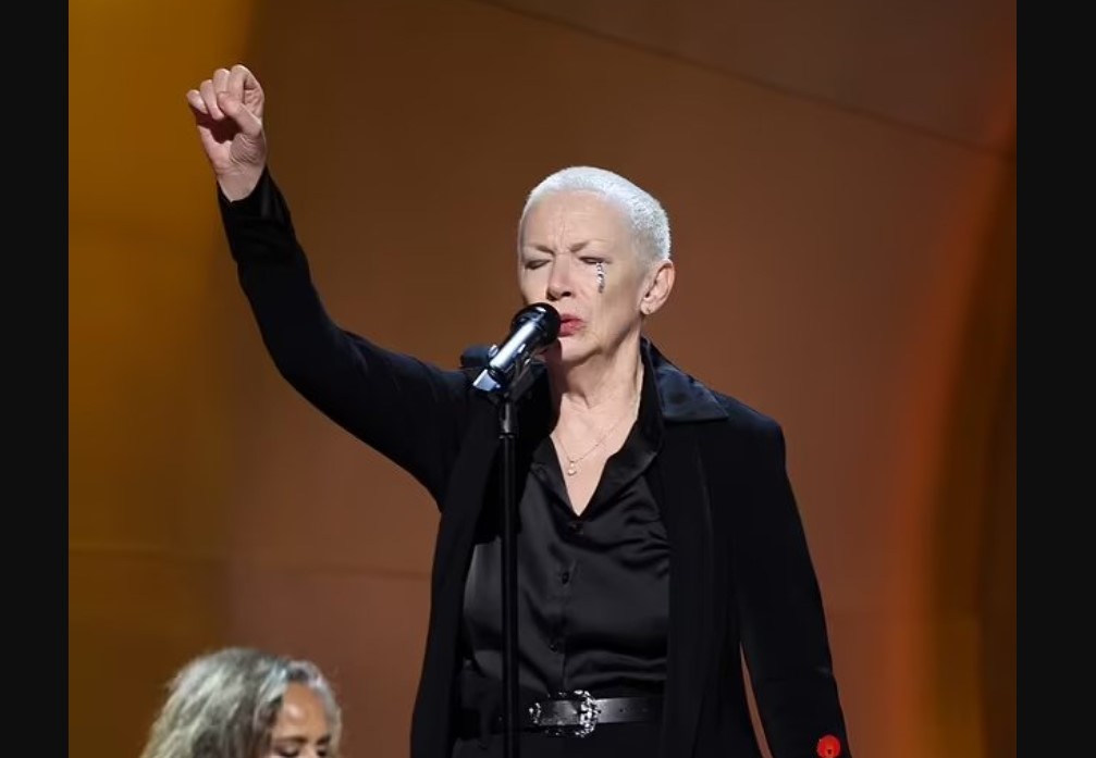 Is Annie Lennox Jewish? Religion Curiosity After Husband Uri Fruchtmann