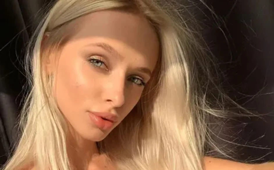 Lolita Bogdanova Wikipedia: Age, Net Worth, Height, Boyfriend, Family ...