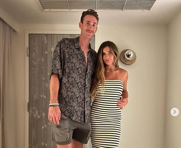 Robyn Hayward Wikipedia: Age, Height, Family & Facts About Gordon ...