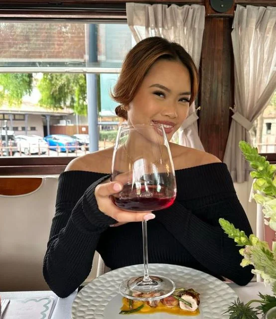 Who Is Sarah Magusara? Age, Wiki, Height, Net Worth, Husband, Kids ...