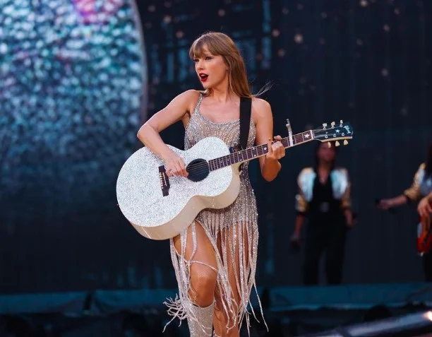 Taylor Swift Plastic Surgery: Did The Billionaire Singer Underwent Any ...