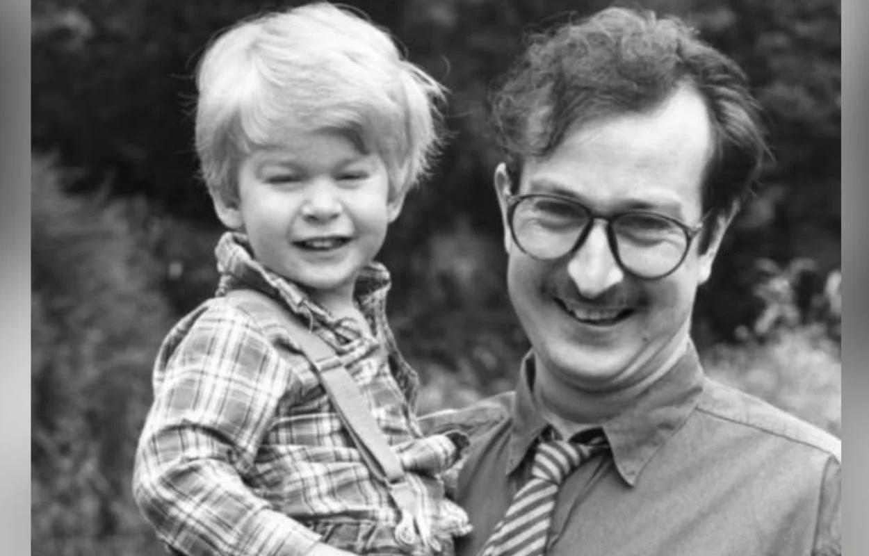 Who Is Tom Wright, Steve Wright's Son? Wiki, Age, Wife, Net Worth ...