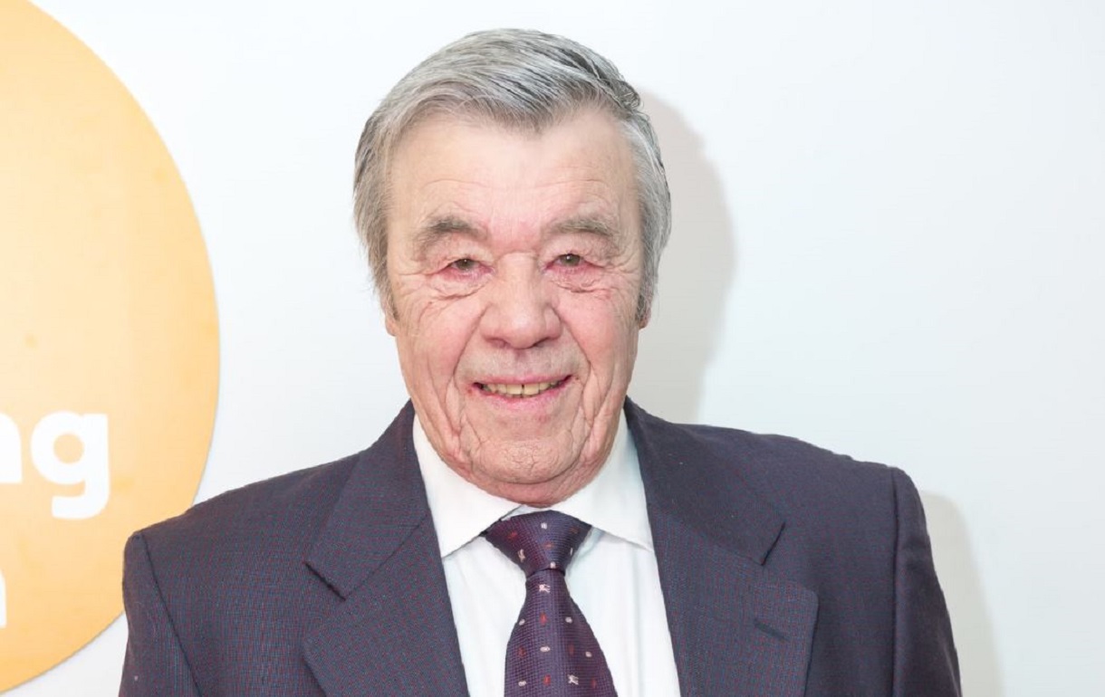 Tony Green Wife, Children, Parents, Biography & Family: Bullseye Host ...